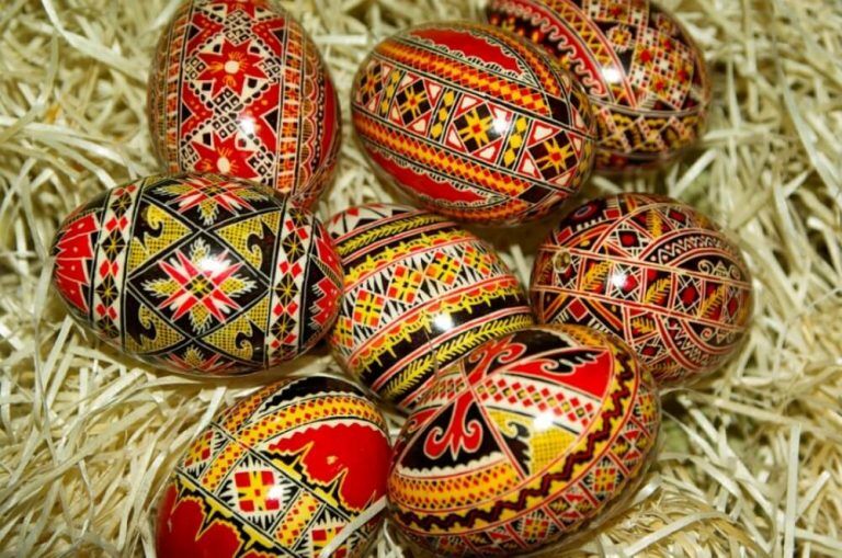 Romania’s Painted Easter Eggs: A Story of Art and Tradition