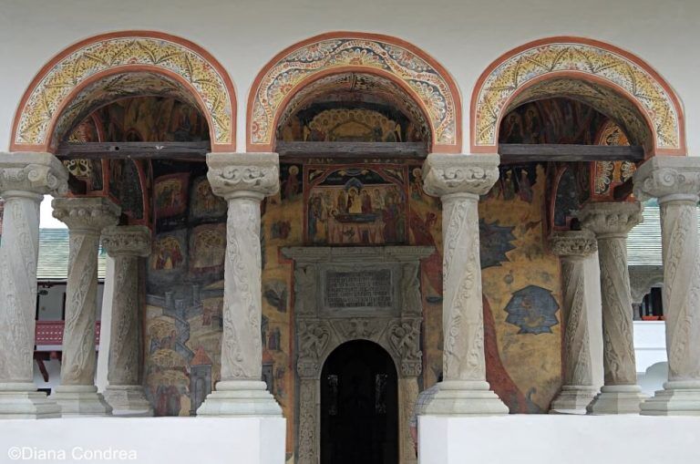 Sinaia Monastery: Royalty, Faith, and Three Centuries of History